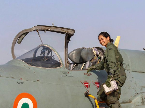 Sqdn Ldr Avni Chaturvedi becomes first woman IAF pilot to participate ...