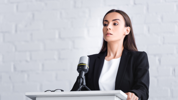 Public Speaking- 10 Tips on How to speak confidently - Careerindia