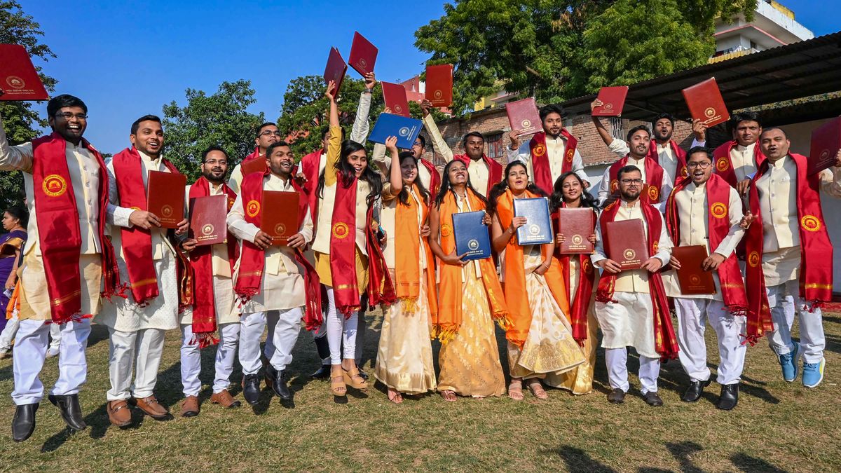 Manipal University Jaipur Celebrates 4015 Online Graduates In 2024 ...