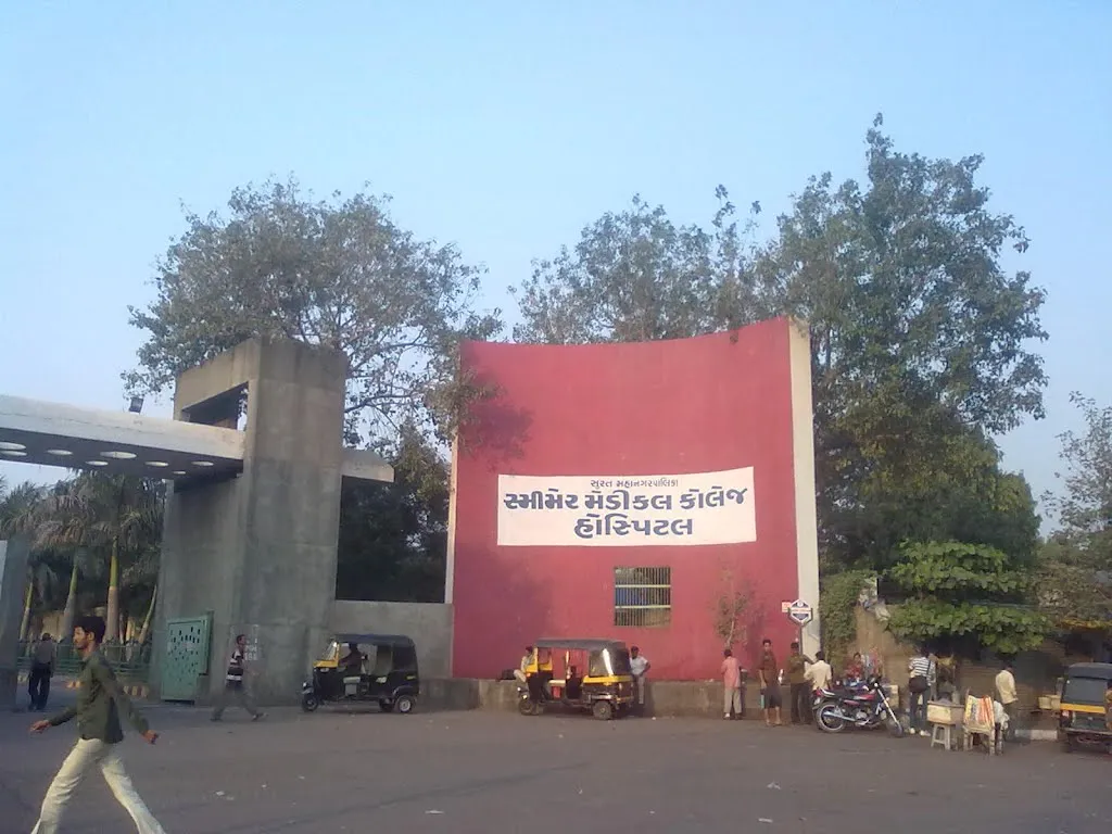 Surat Municipal Institute of Medical Education & Research(SMIMER ...